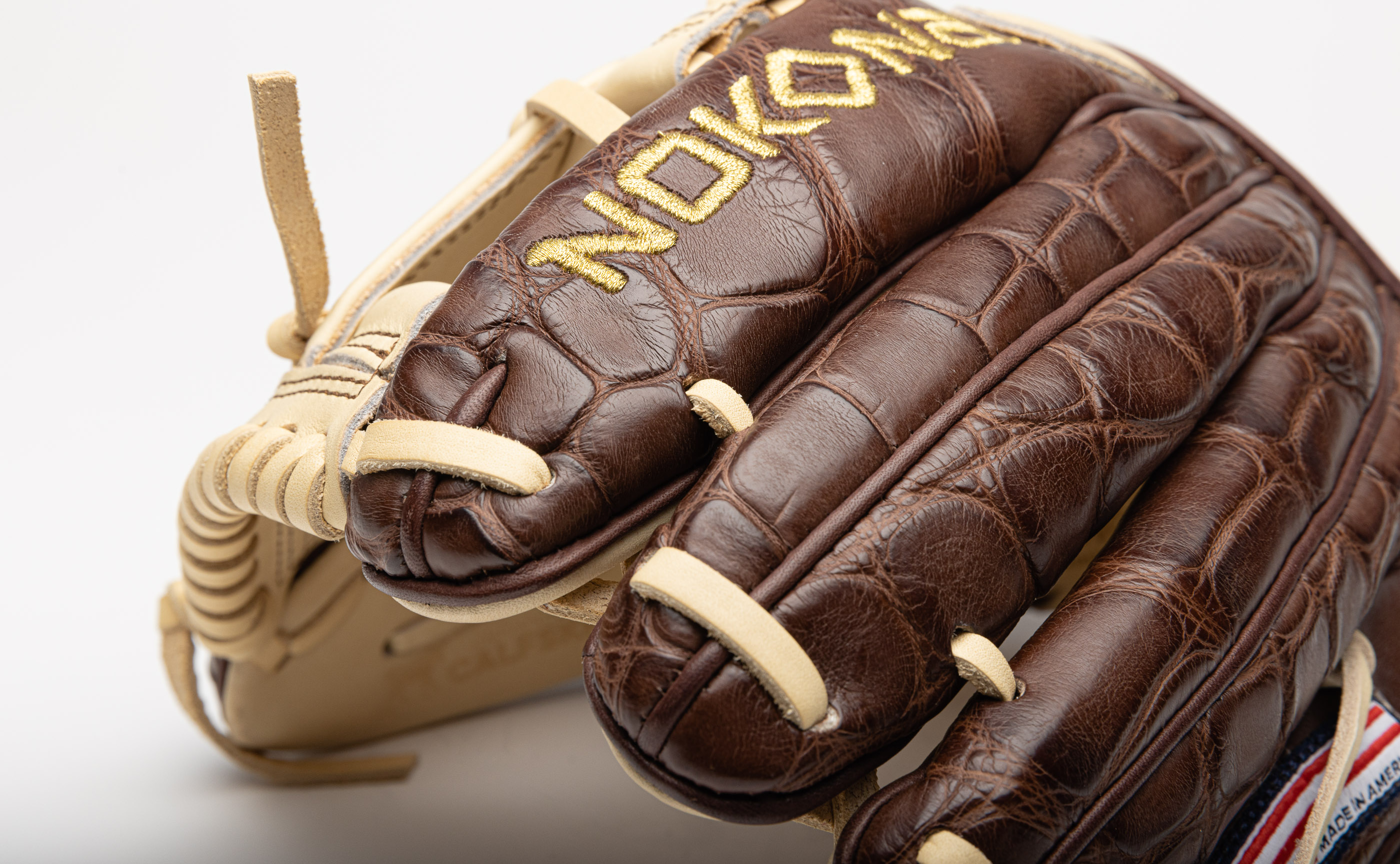 G™ Brown Alligator 11.5" - Nokona Ballgloves