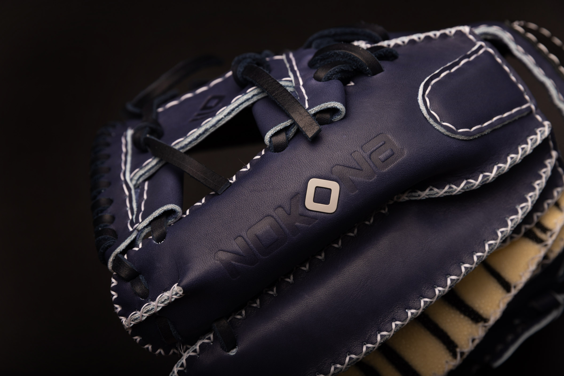 EdgeX™ Zebraray All Day - 11.5" Infield Glove - Nokona Ballgloves