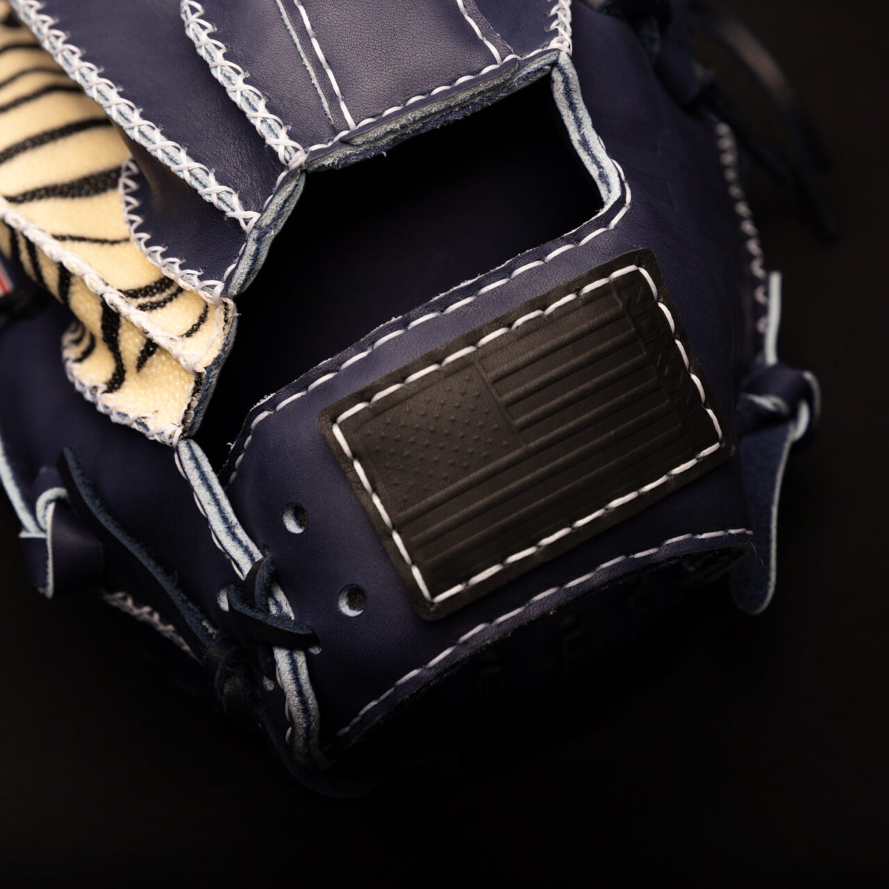 EdgeX™ Zebraray All Day - 11.5" Infield Glove - Nokona Ballgloves