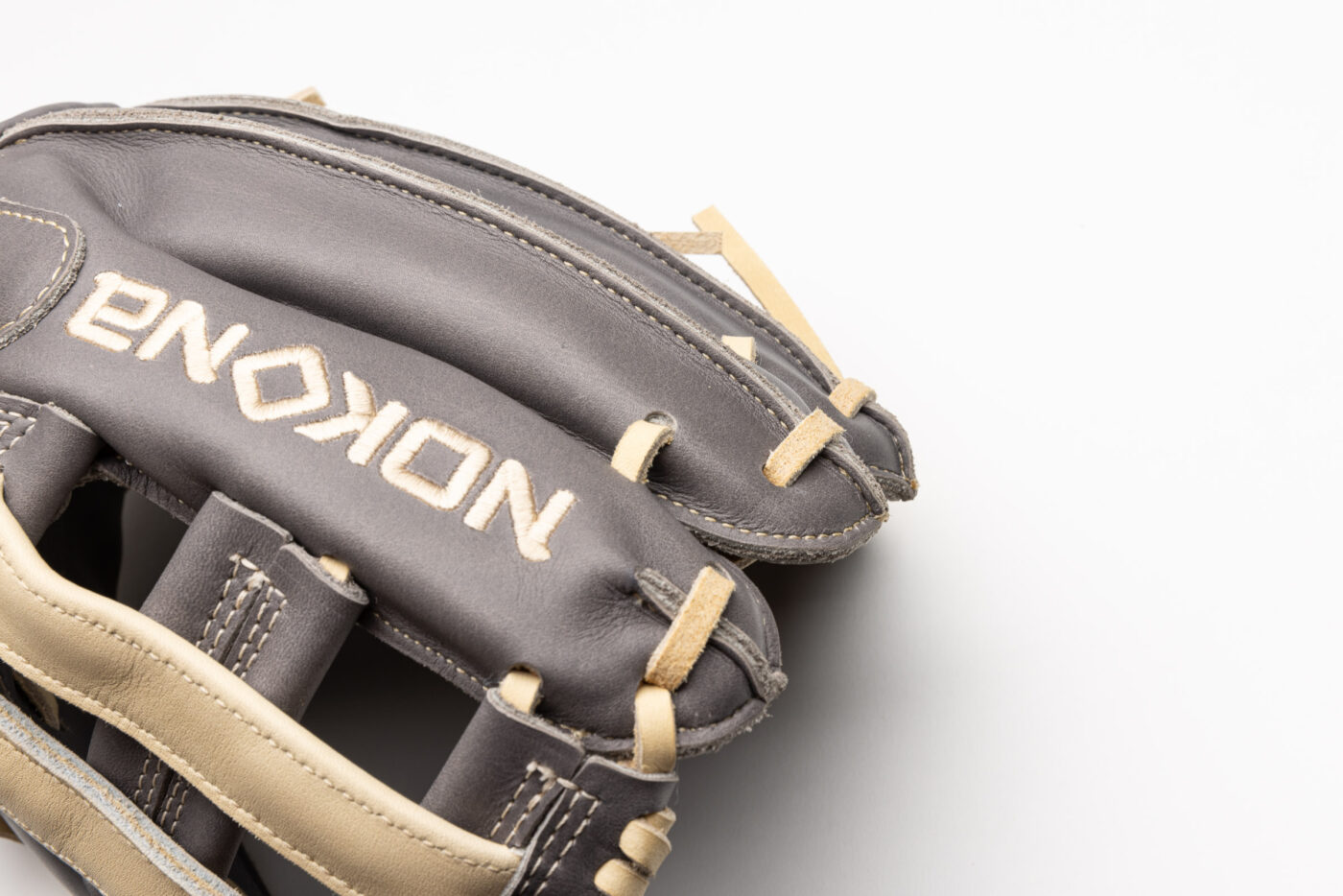 Fastpitch - Nokona Ballgloves