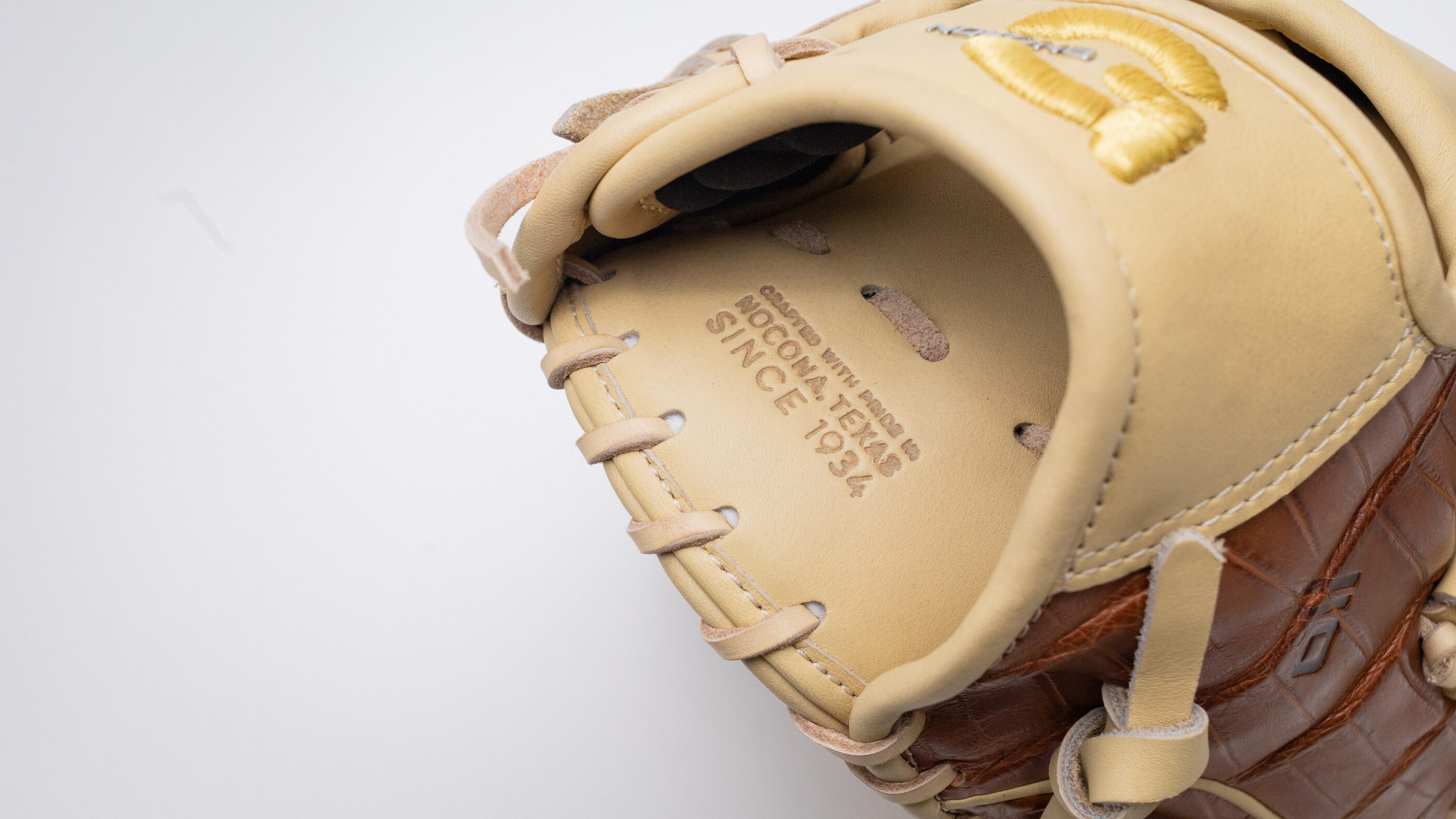 Nokona G™ Alligator 11.5" - Nokona Ballgloves