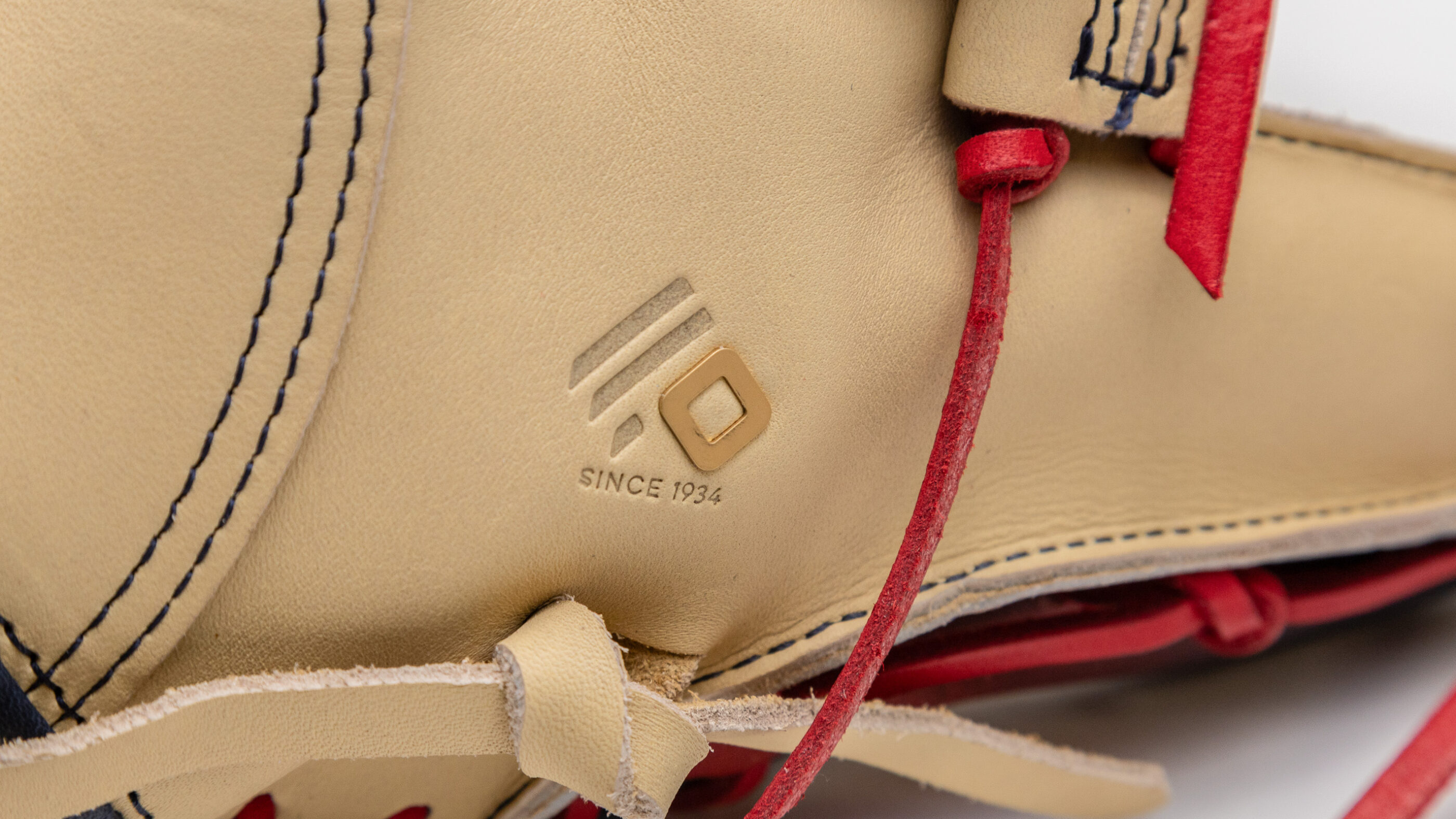 American Heat EDGE - 11.5" Infield Glove - Nokona Ballgloves